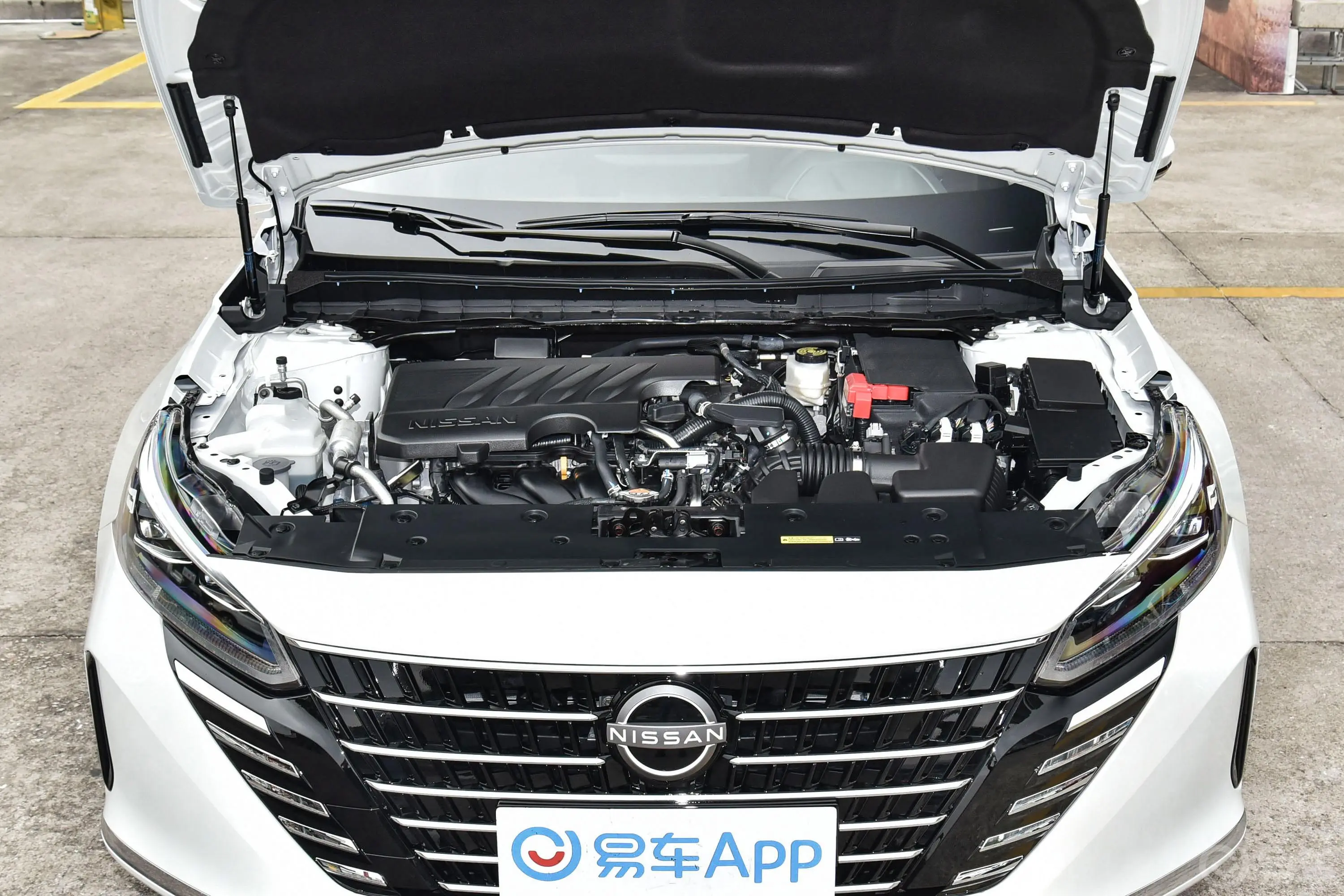 【天籁2.0L XL-TLS 悦享版发动机舱整体图片-汽车图片大全】-易车