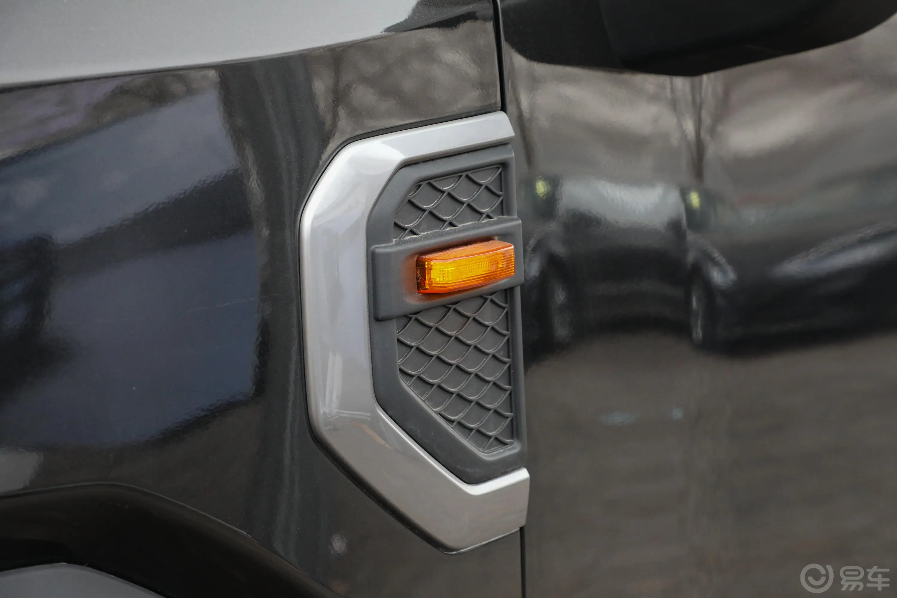 【猛士MS6006.7T 单排底盘旗舰版 3座外观细节图片-汽车图片大全】-易车