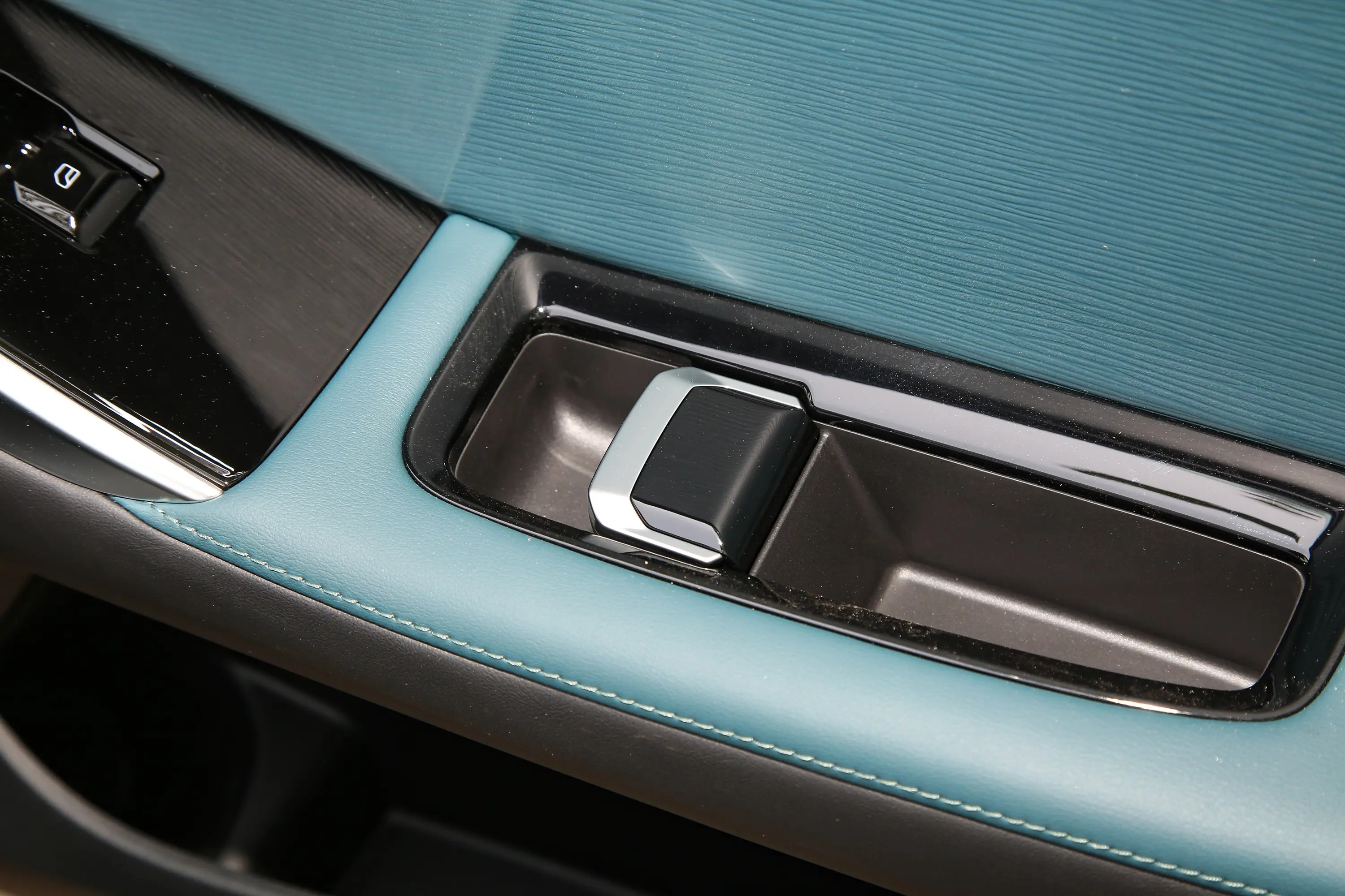 【MG72.0T 自动猎美奢享版副驾驶位图片-汽车图片大全】-易车