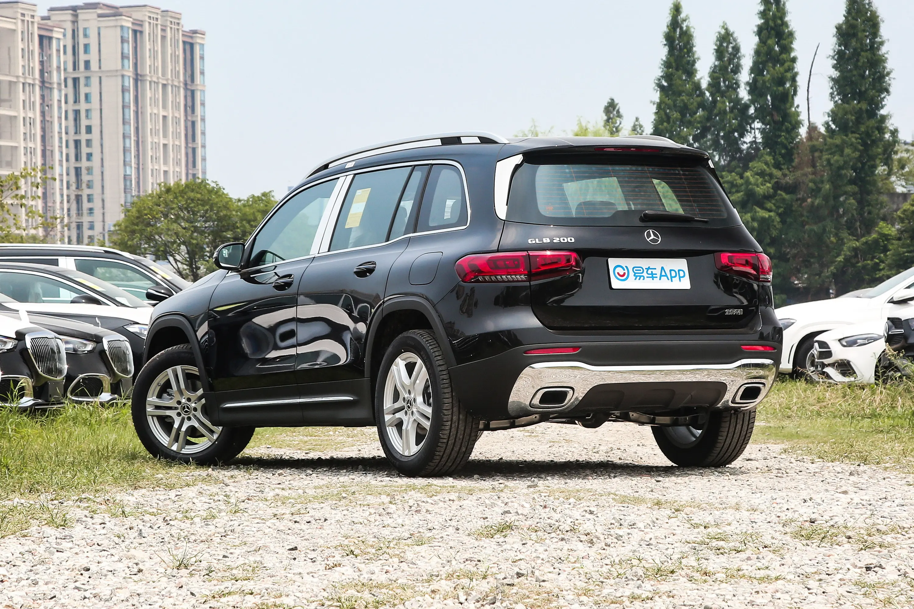 【奔驰GLB改款 GLB 200 动感型侧后45度车头向左水平图片-汽车图片大全】-易车