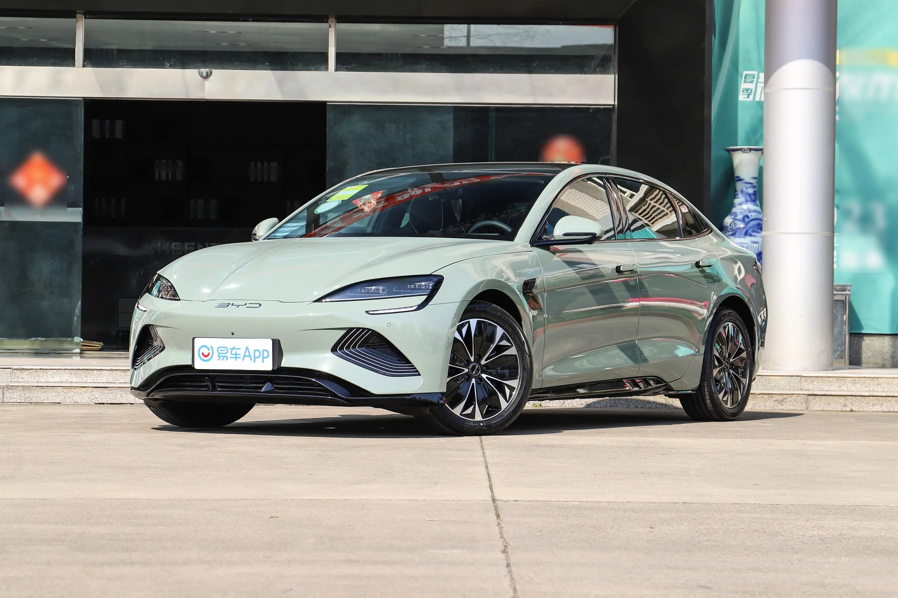 【海豹冠军版 EV 550km 后驱精英型侧前45度车头向左水平图片-汽车图片大全】-易车