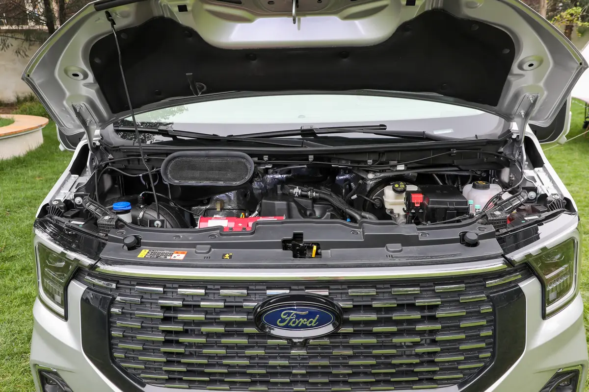 【全顺V363 2.3T 自动顶配版 15座 柴油发动机舱整体图片-汽车图片大全】-易车