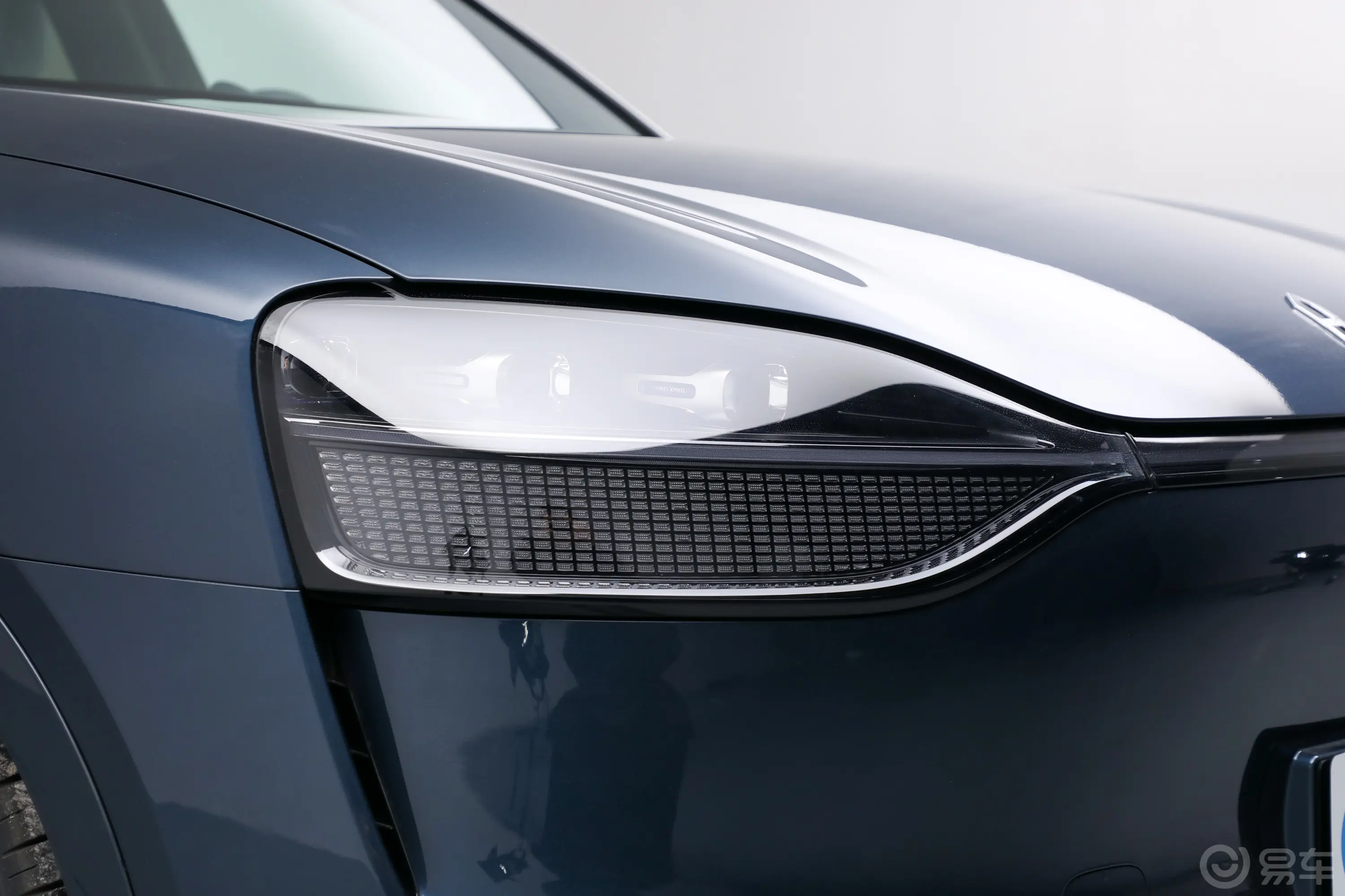 【问界M9纯电版 630km Ultra 6座外观灯组图片-汽车图片大全】-易车