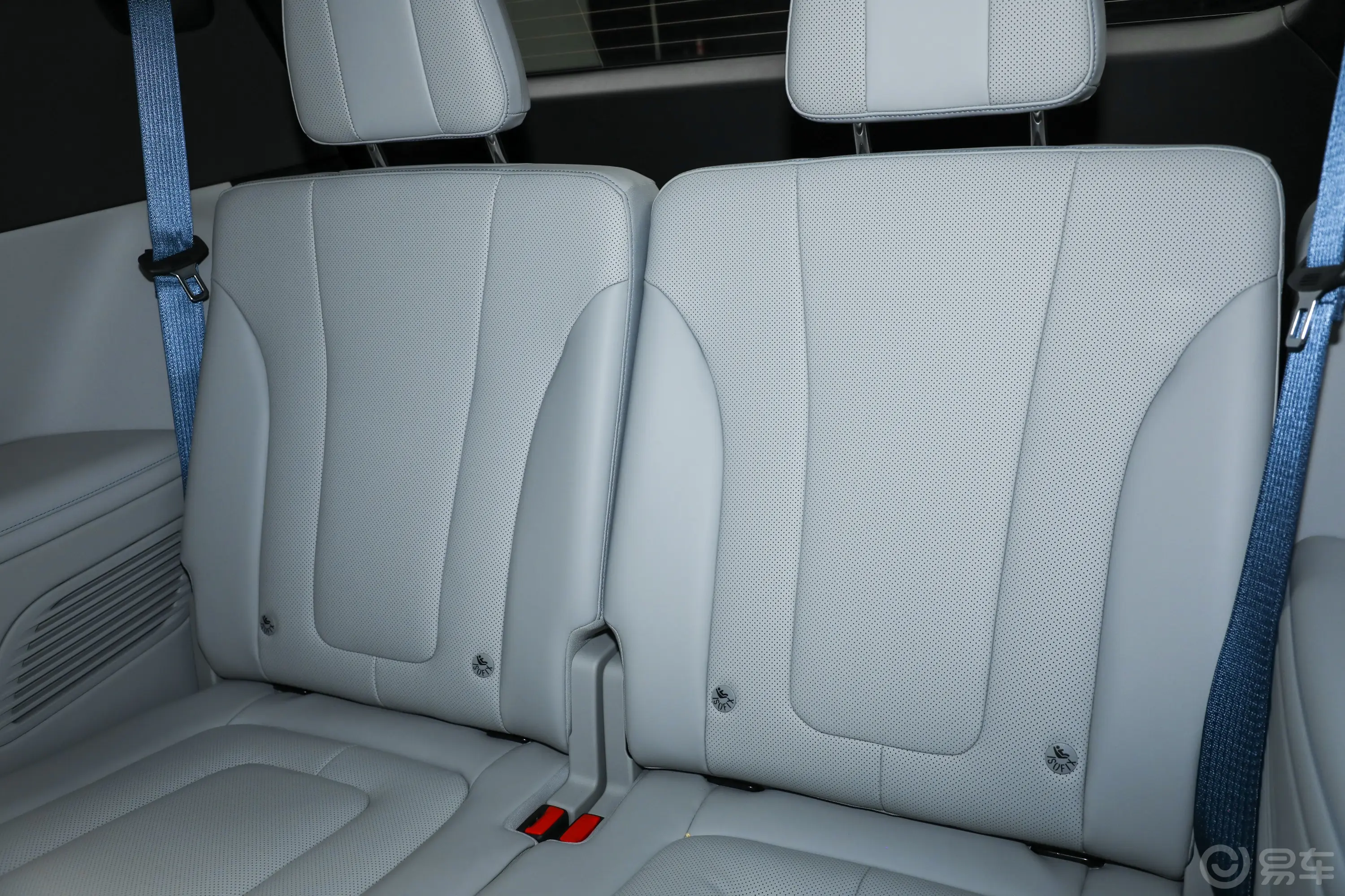 【问界M9纯电版 630km Ultra 6座后排空间图片-汽车图片大全】-易车