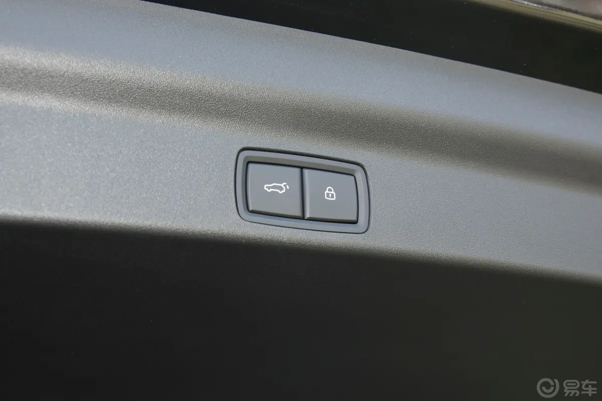 【理想L8L8 Ultra电动尾门按键（手动扶手）图片-汽车图片大全】-易车