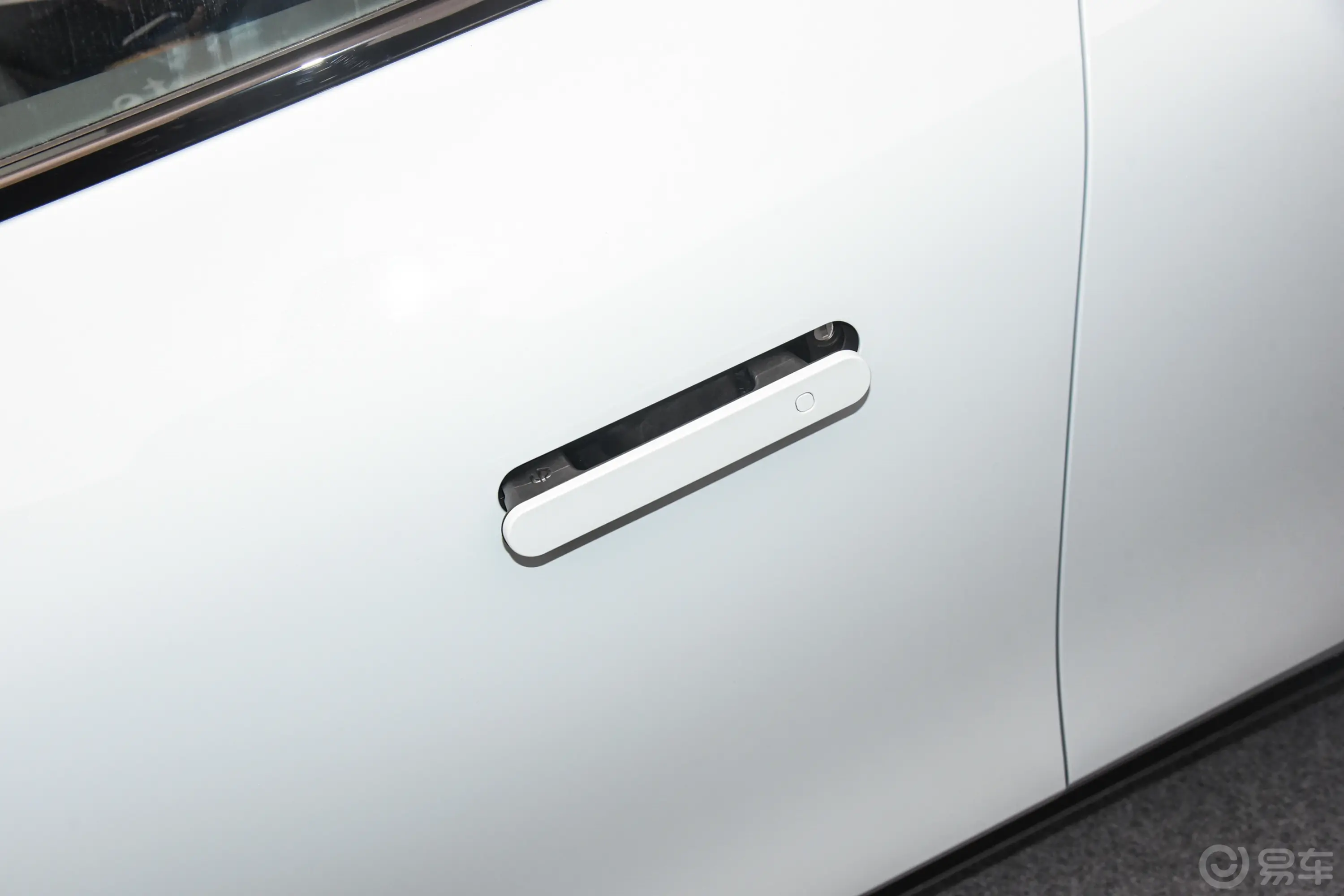 【零跑C01增程版 1.5L 316km 尊享版驾驶员侧前门把手图片-汽车图片大全】-易车