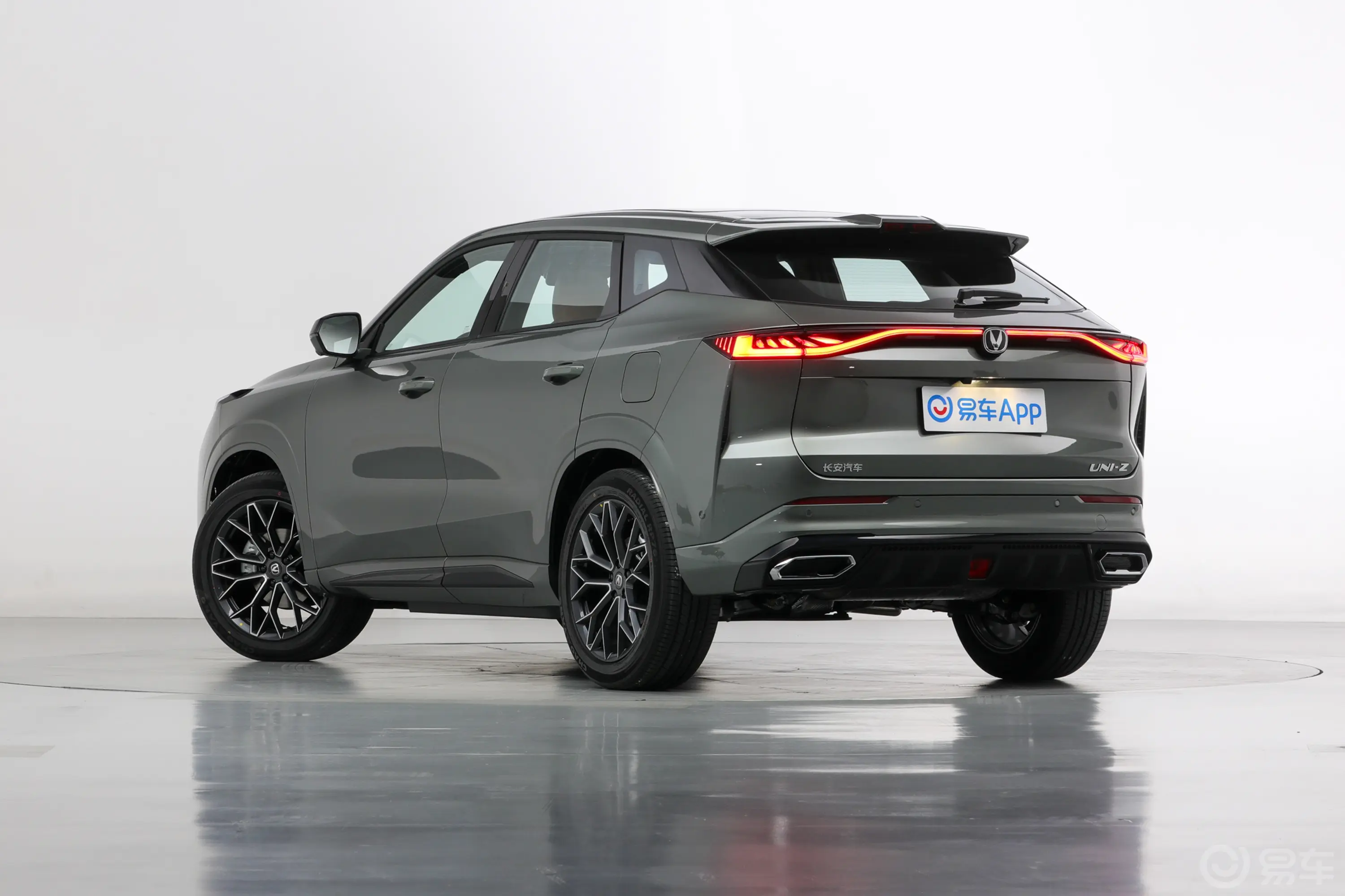 【长安UNI-Z新能源蓝鲸智电iDD 1.5L 125km 卓越型侧后45度车头向左水平图片-汽车图片大全】-易车