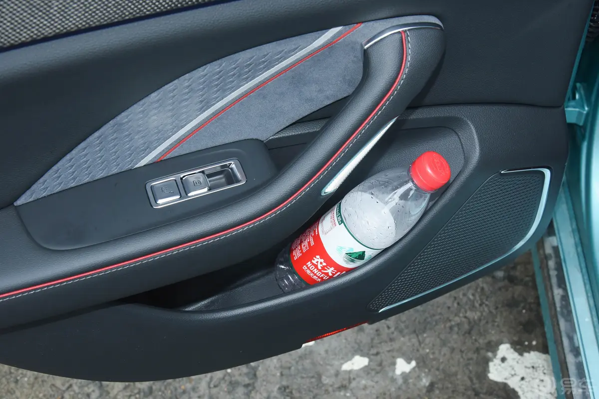 【红旗H62.0T 致臻版后排功能图片-汽车图片大全】-易车