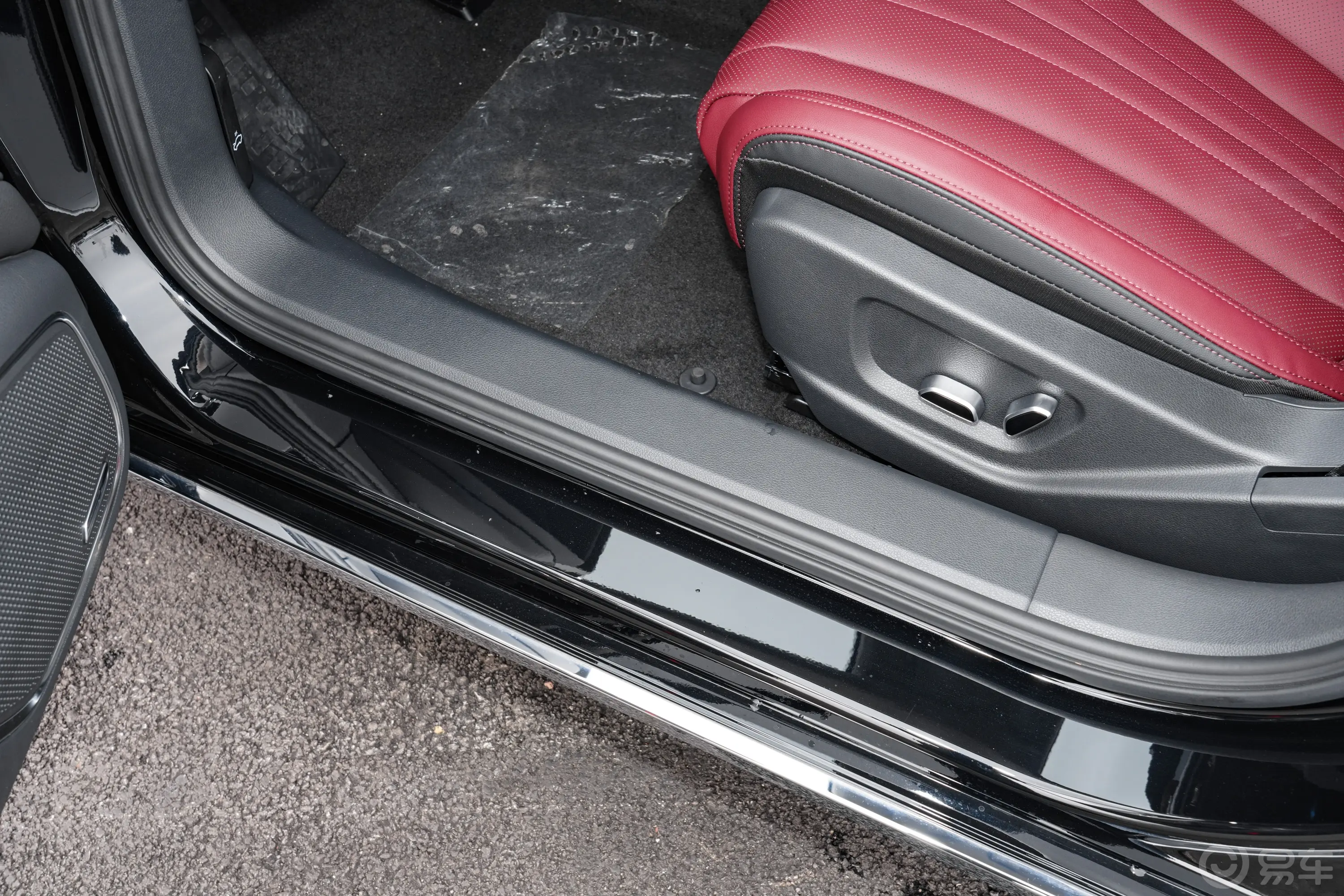 【红旗H51.5T 双离合旗韵版前排迎宾踏板图片-汽车图片大全】-易车