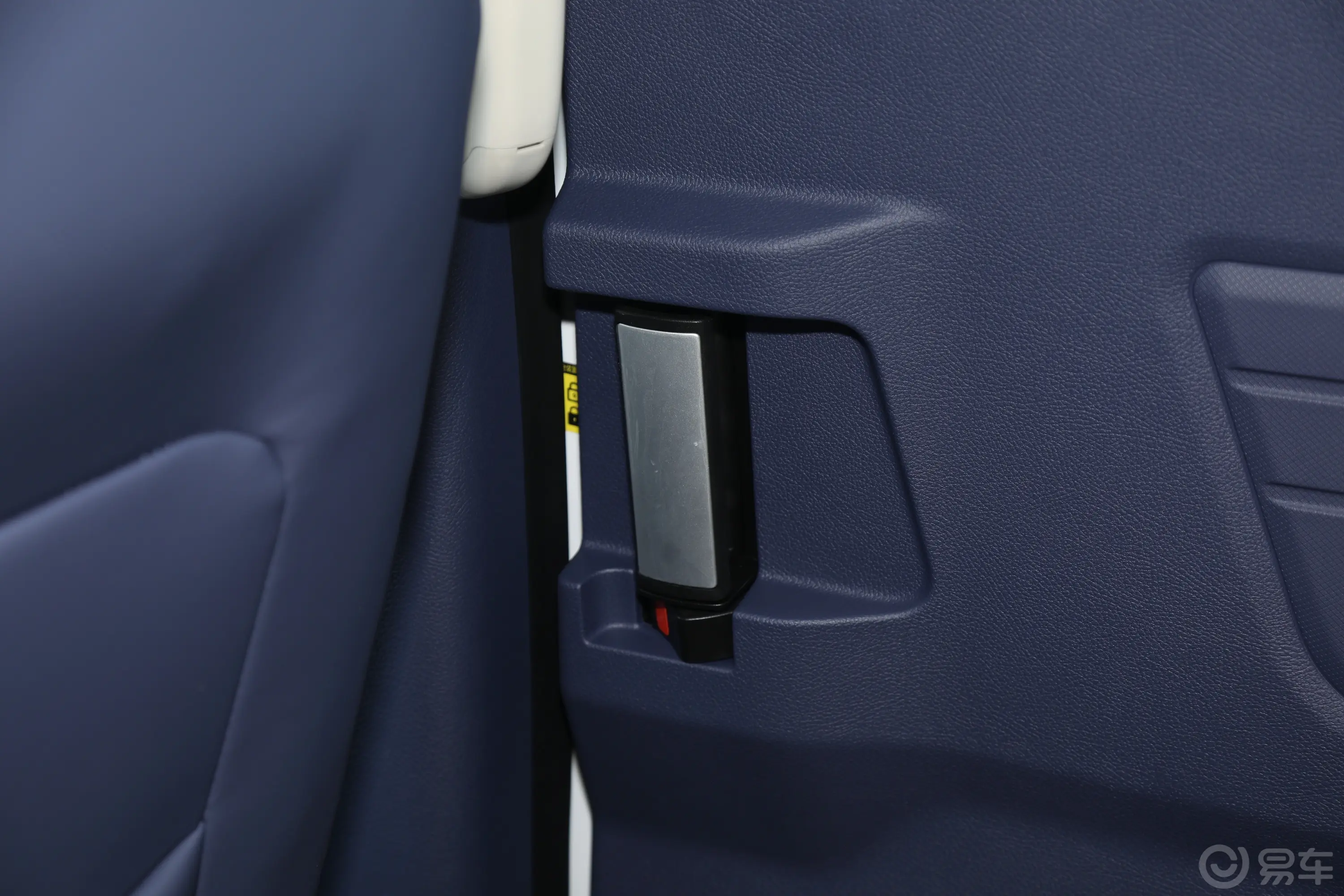 【锐胜王牌M7新能源505km 中级尊贵营运版 7座后排功能图片-汽车图片大全】-易车