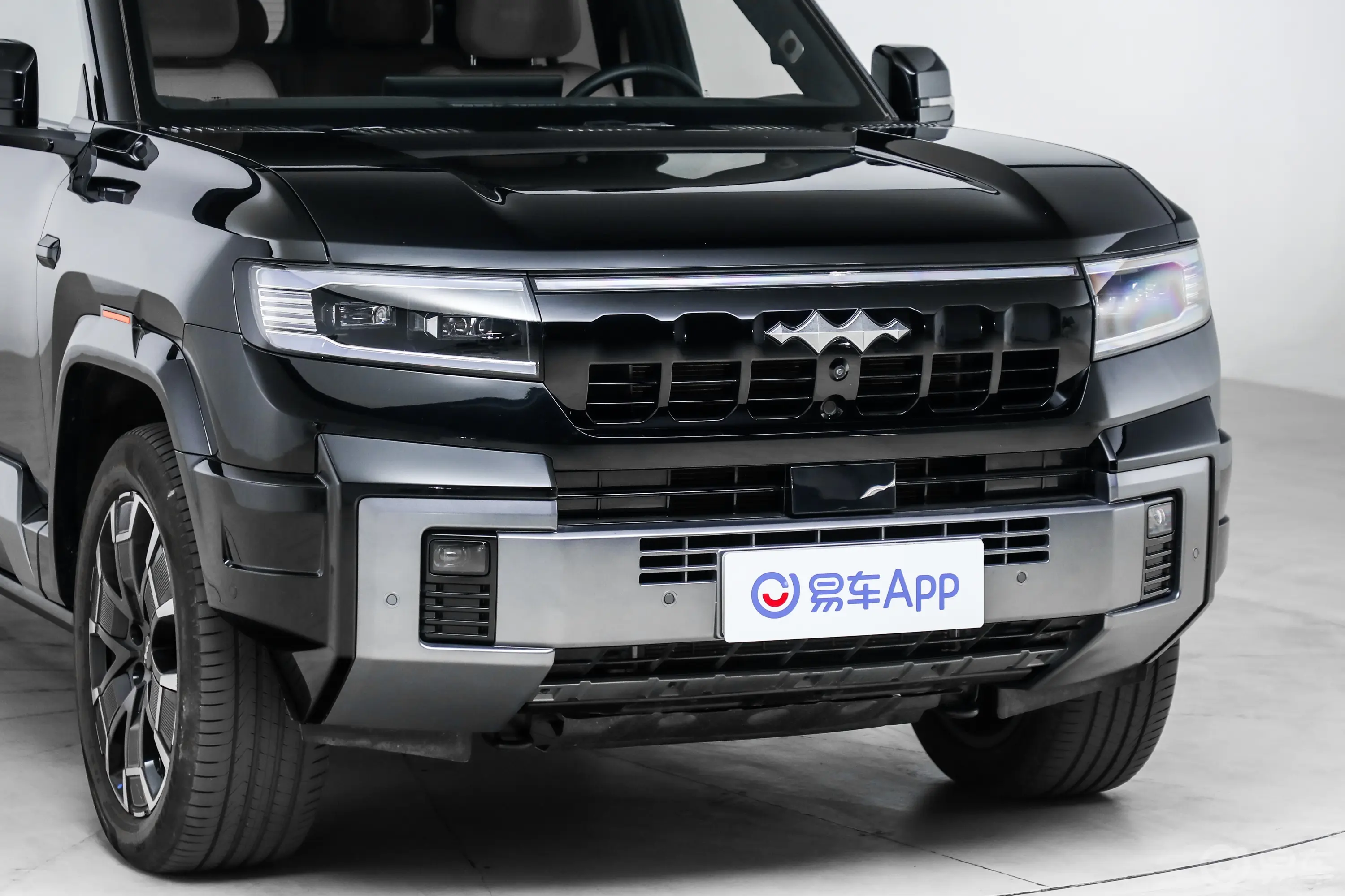 【豹82.0T 智勇旗舰版 7座前格栅侧俯拍图片-汽车图片大全】-易车