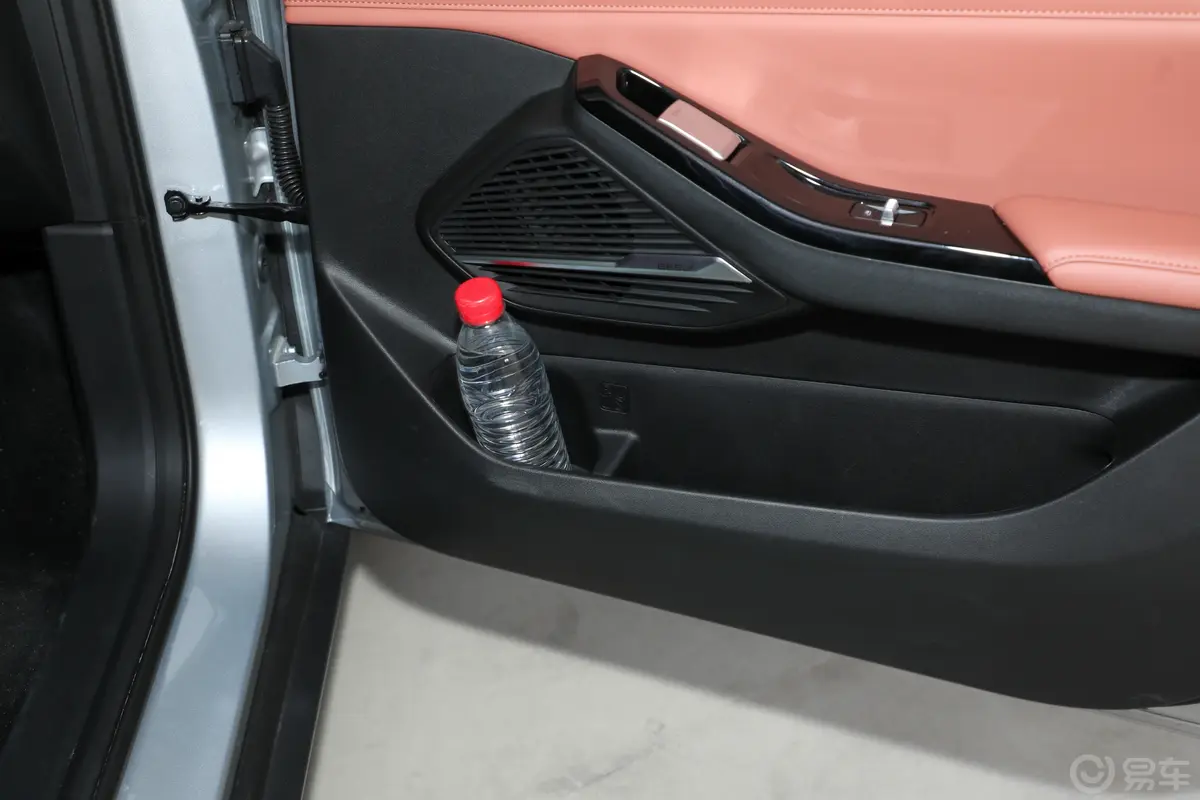 【银河L6EM-i 1.5L 140km 星舰版副驾驶位图片-汽车图片大全】-易车