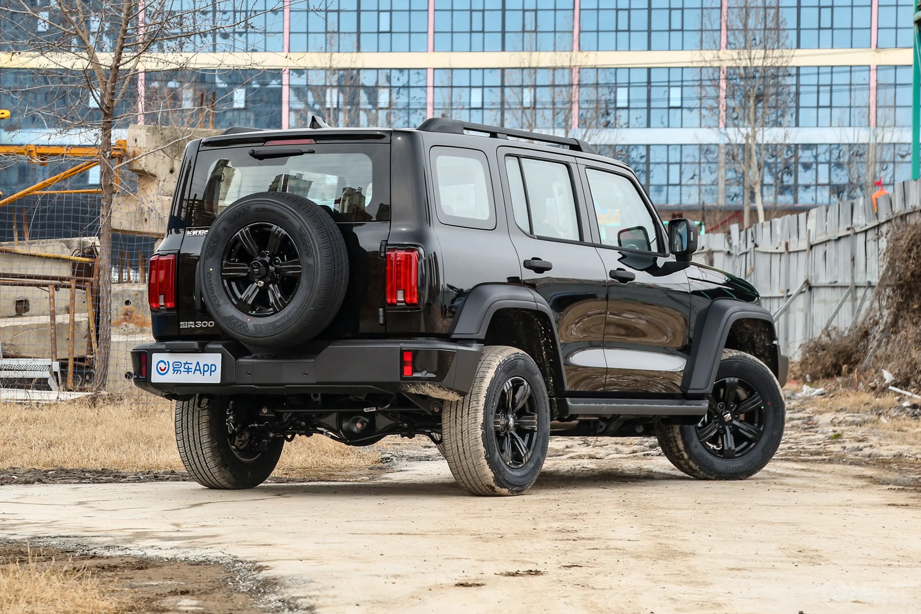 【坦克3002.0T 挑战者 汽油侧后45度车头向右水平图片-汽车图片大全】-易车