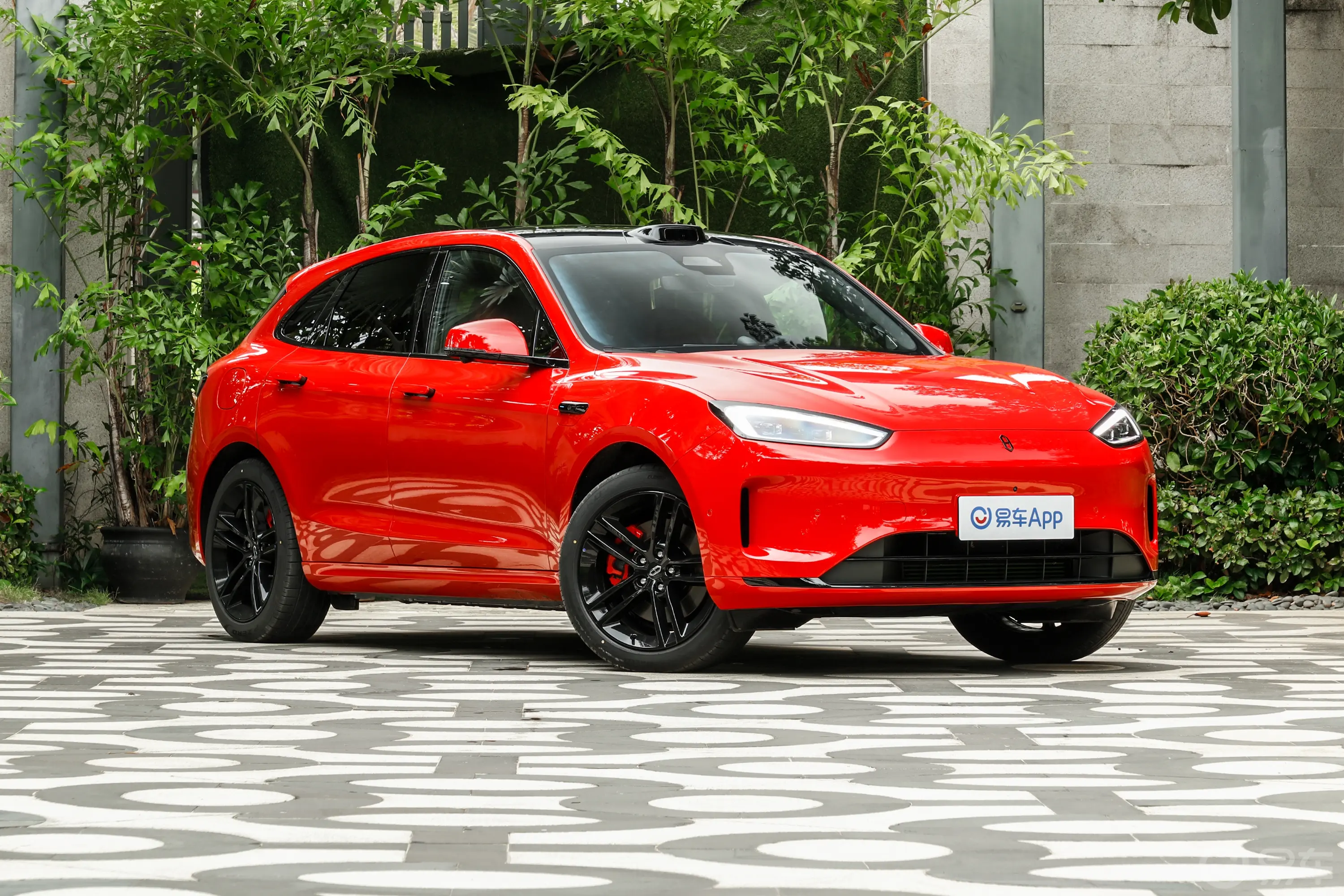 【问界M5增程版 230km Ultra 四驱版侧前45度车头向右水平图片-汽车图片大全】-易车