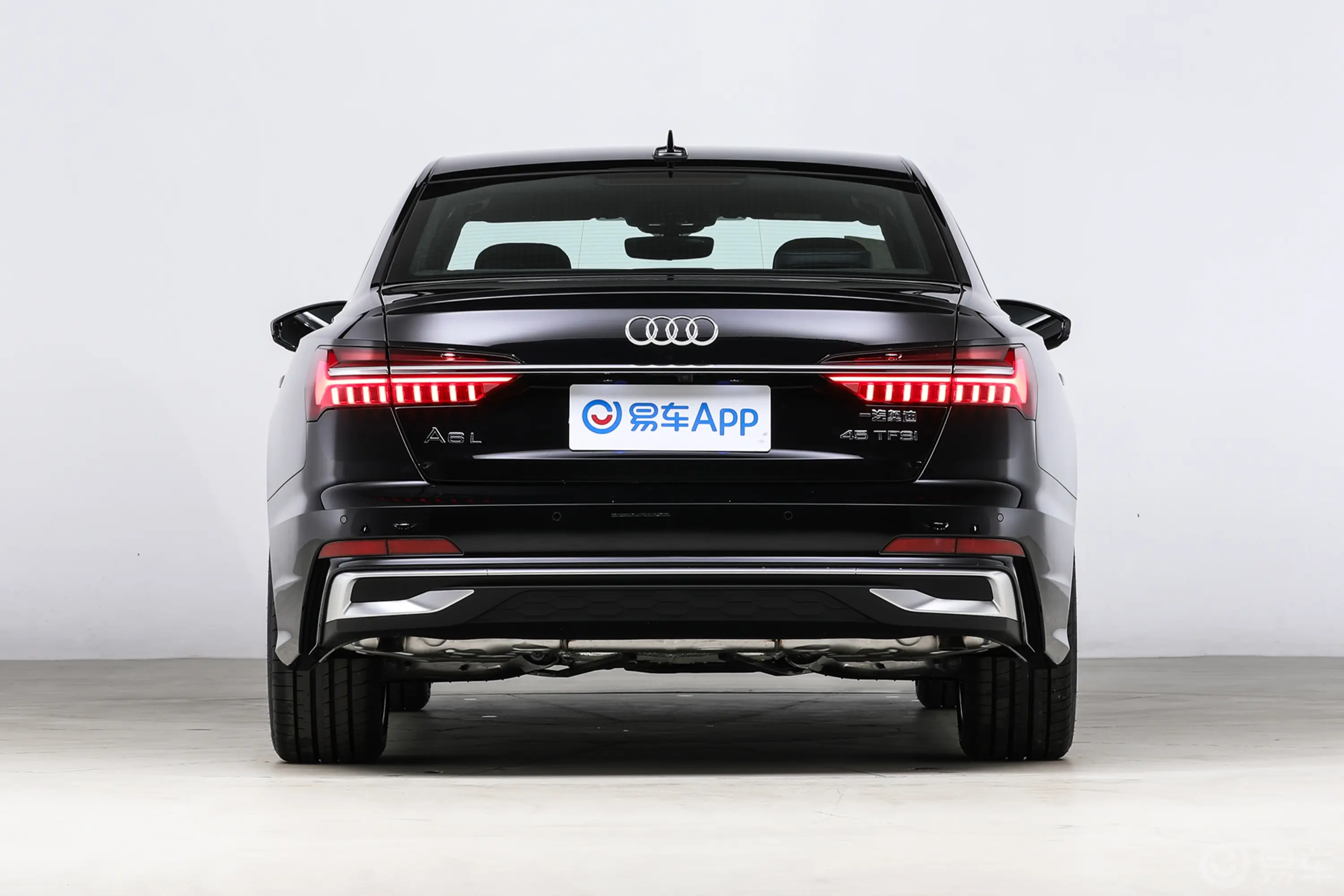 【奥迪A6L改款 45 TFSI 臻选动感型正后水平图片-汽车图片大全】-易车