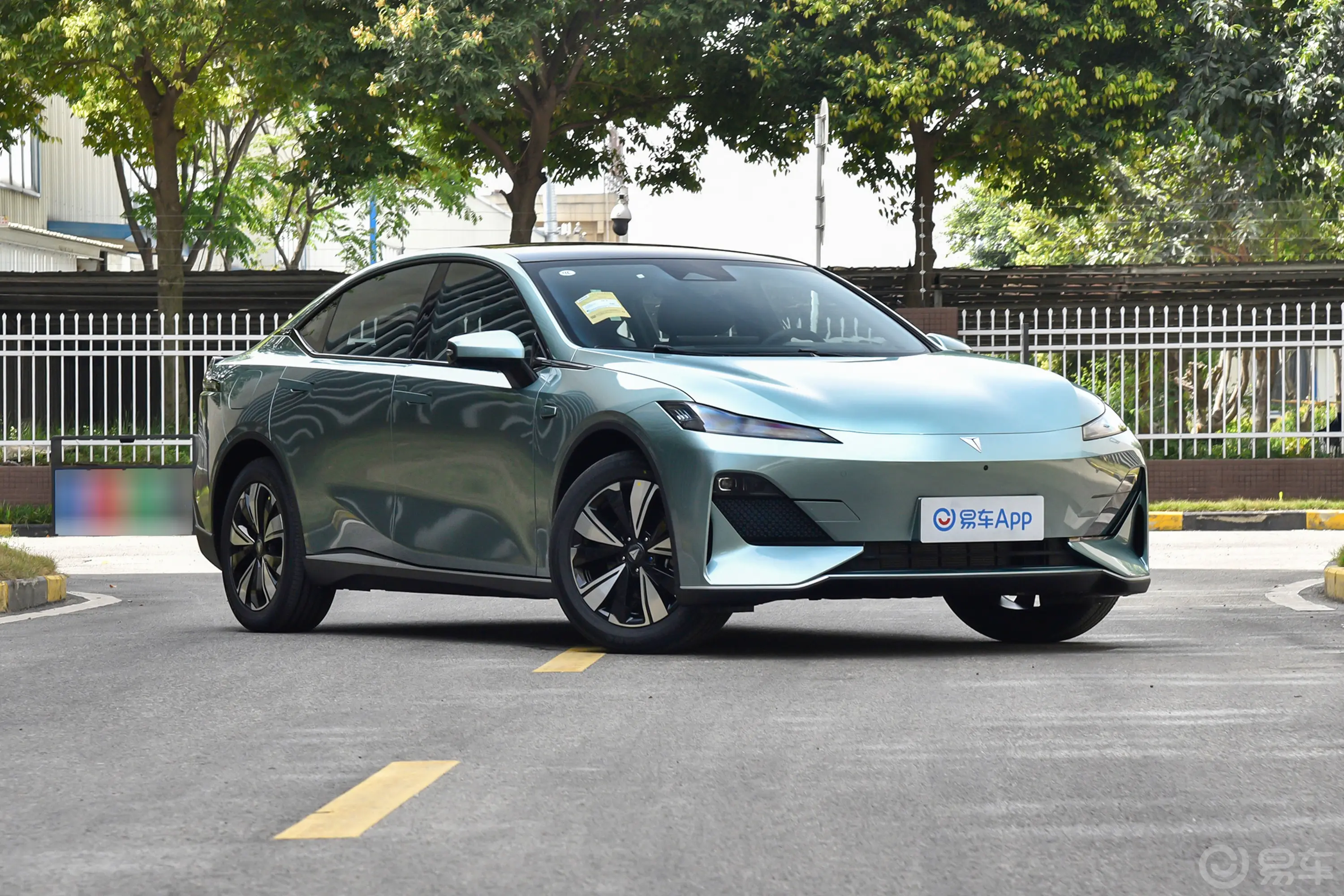 【深蓝SL03改款 纯电版 530km 精英型侧前45度车头向右水平图片-汽车图片大全】-易车