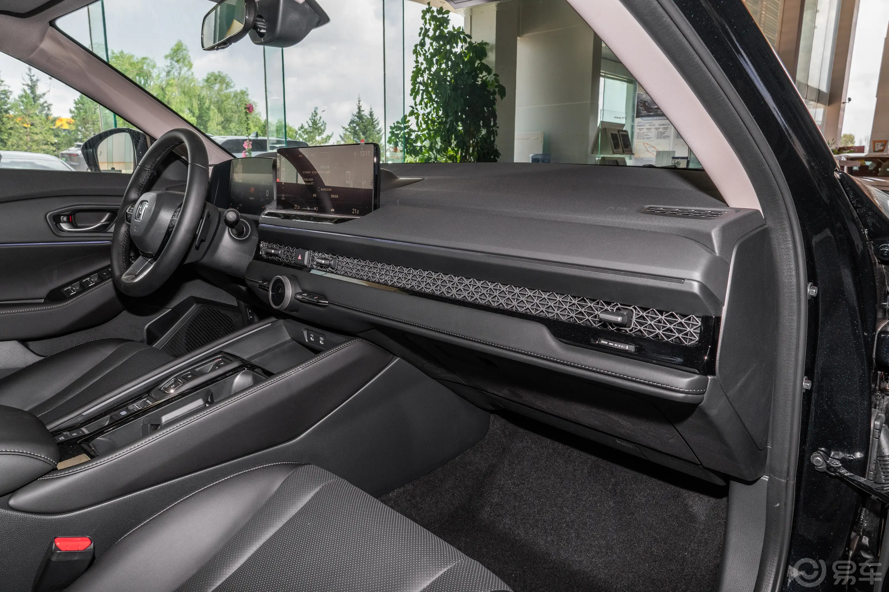 【雅阁 e:PHEV2.0L 82km 尊贵版内饰全景副驾方向图片-汽车图片大全】-易车