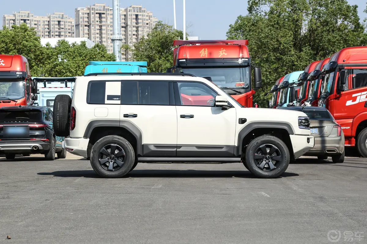 【豹51.5T 210km 乾崑Ultra版正侧车头向右水平图片-汽车图片大全】-易车