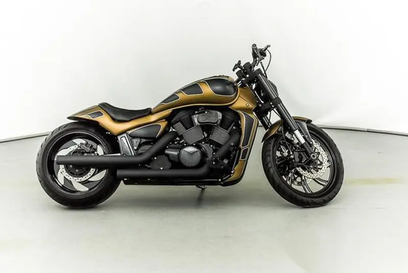 秀肌肉 铃木林荫大道M109 R改装欣赏_易车